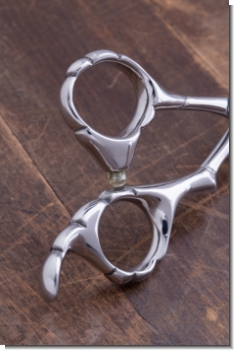 MITZAKI-SCISSORS - Mitzaki AKAKO 600, 6 Zoll, Ergo-Form, Rändelschraube